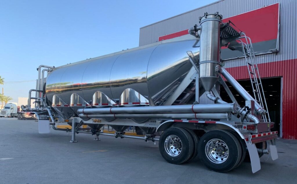 Four-Hopper Pneumatic Dry Bulk Tanker from TransWorld Equipment