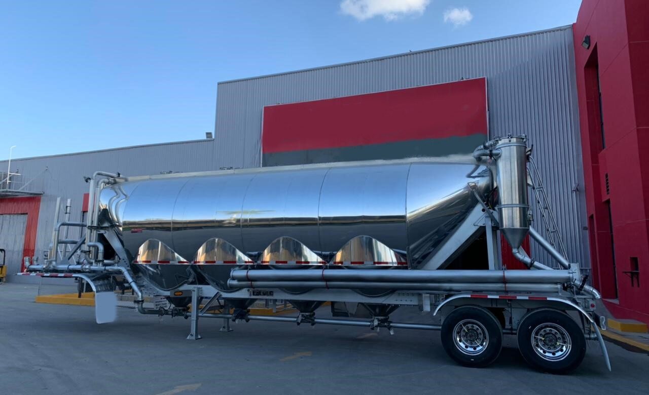 Four-Hopper Pneumatic Dry Bulk Tanker from TransWorld Equipment